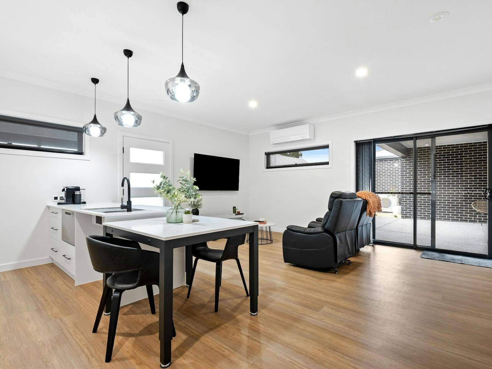 City Edge Apartment 2 - Wheelchair Accessible Accommodation - Limestone ...