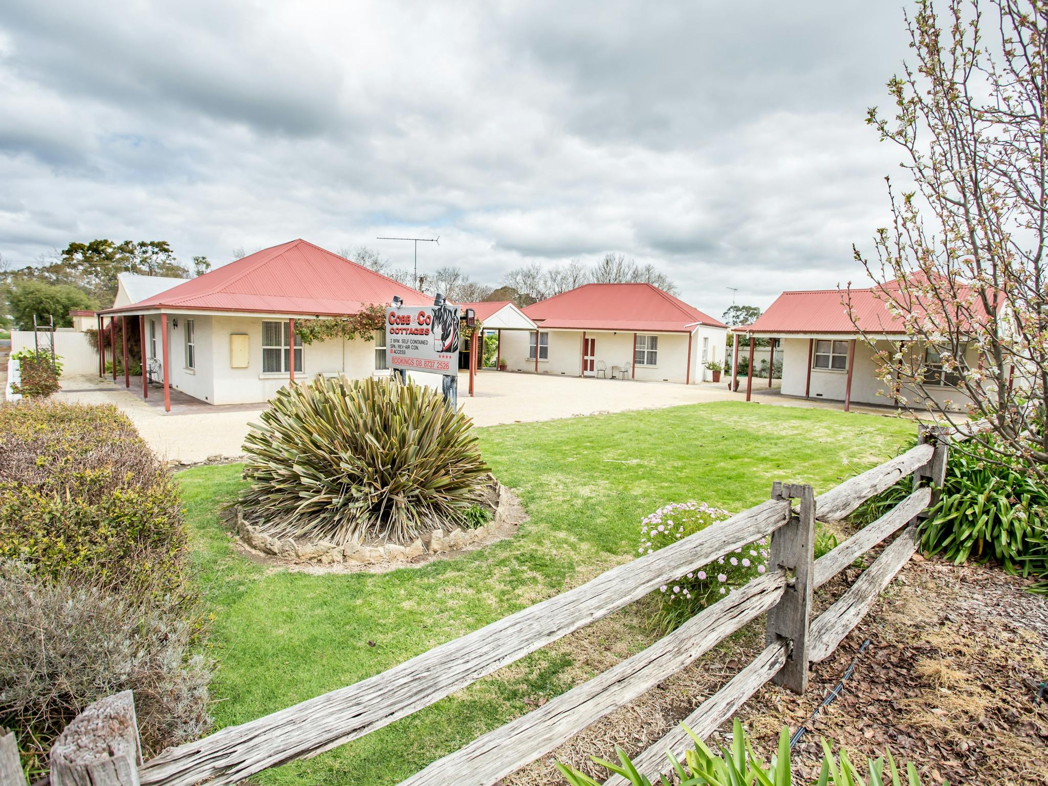 Cobb 'n' Co Cottages Penola - Limestone Coast